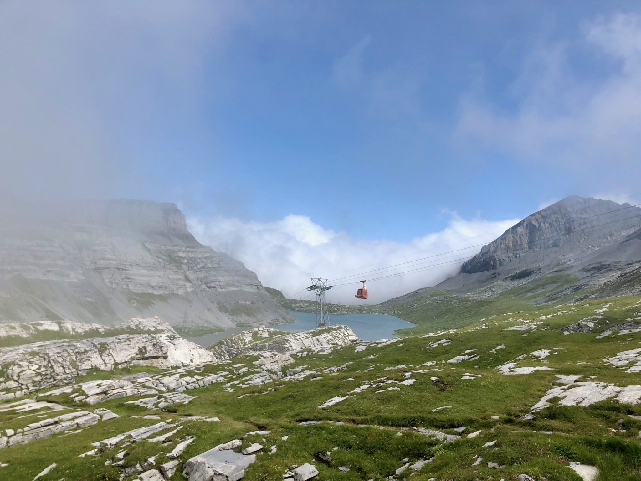 Hiking the Gemmipass – Leukerbad (Gemmibahn) to Kandersteg (Sunnbüel ...