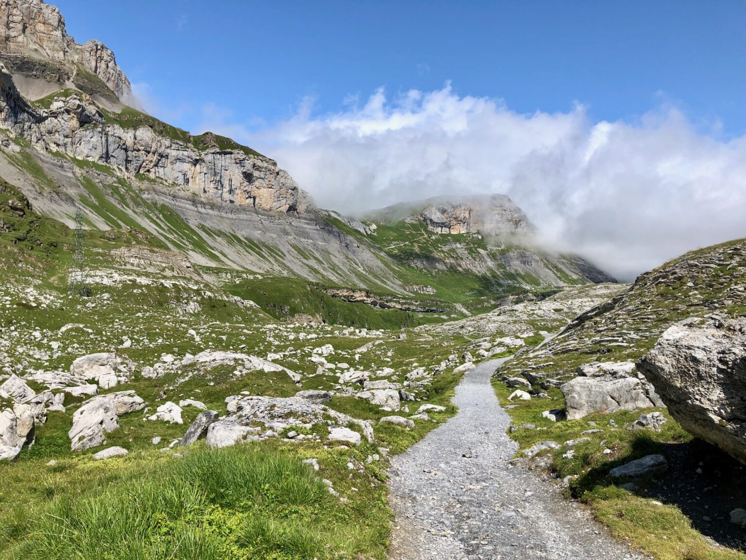 Hiking the Gemmipass – Leukerbad (Gemmibahn) to Kandersteg (Sunnbüel ...